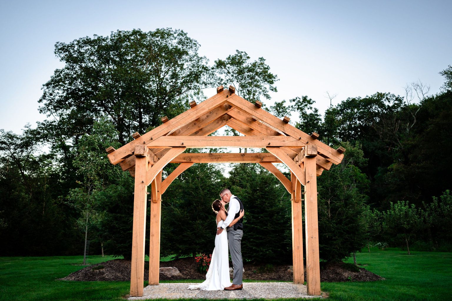 Apple Orchard Courtyard - The Barn At Graver's Tree Farm